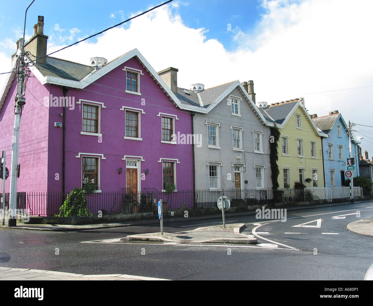 Row of house with different colours hi-res stock photography and images ...