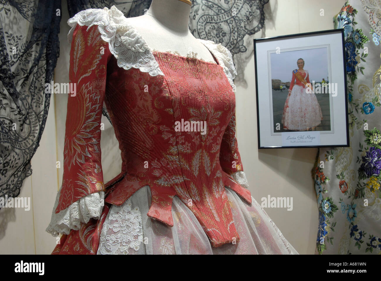 Traditional Spanish clothing Valencia Spain Stock Photo: 11490944 - Alamy