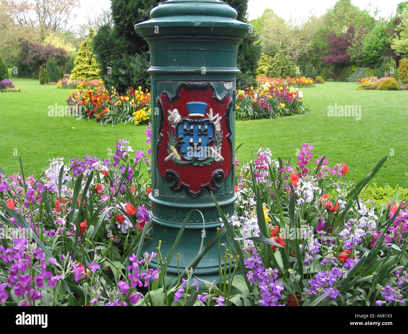 detail of lamp post St Stephens Green Dublin Ireland Stock Photo - Alamy