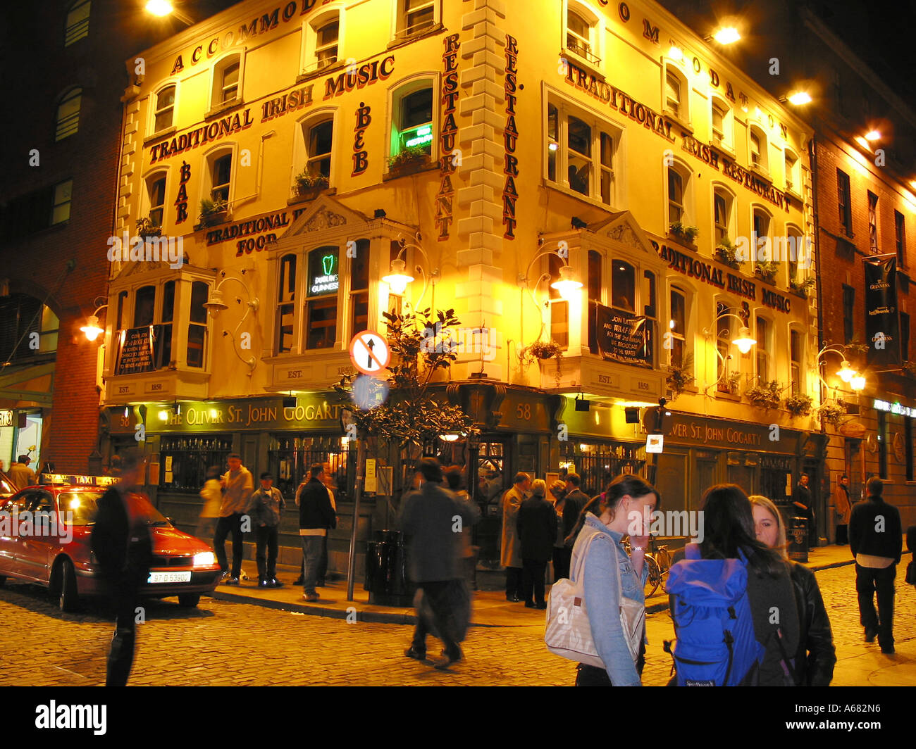 Nightlife entertainment on the streets of Temple Bar Dublin outside The ...
