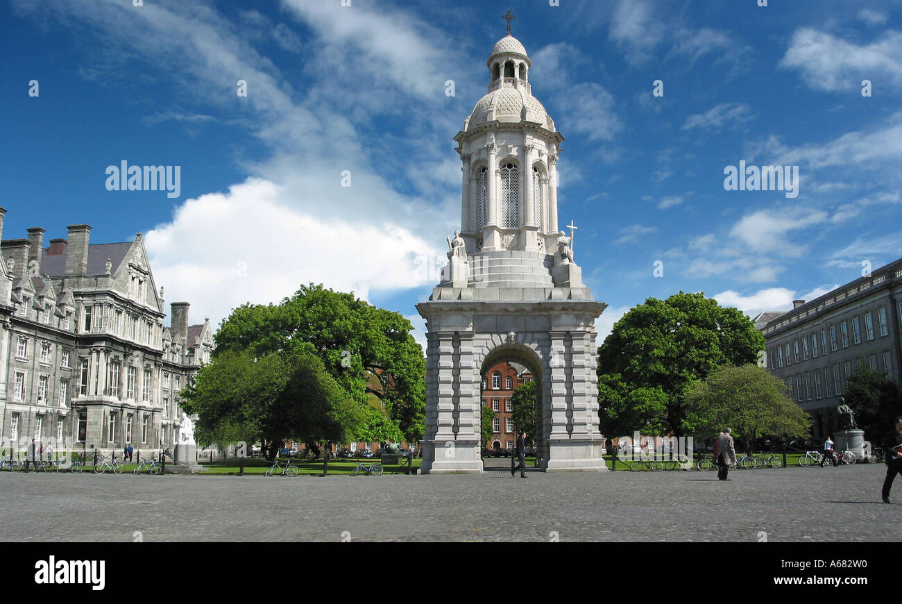 Central Tower Campanile in Parliament Square Trinity College Dublin ...