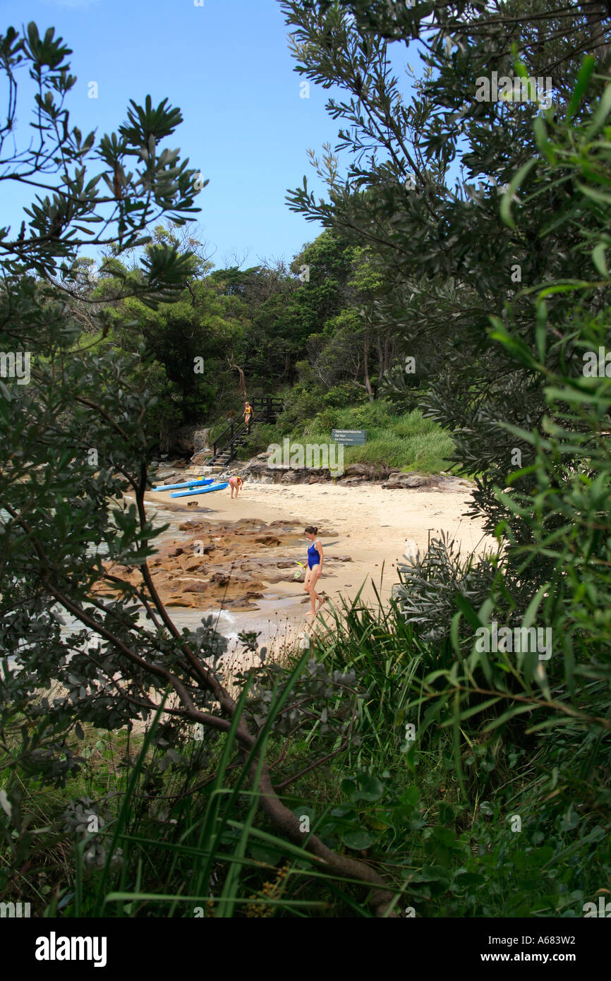Manly to Spit walk Sydney Harbour National Park Reef Beach Stock Photo ...