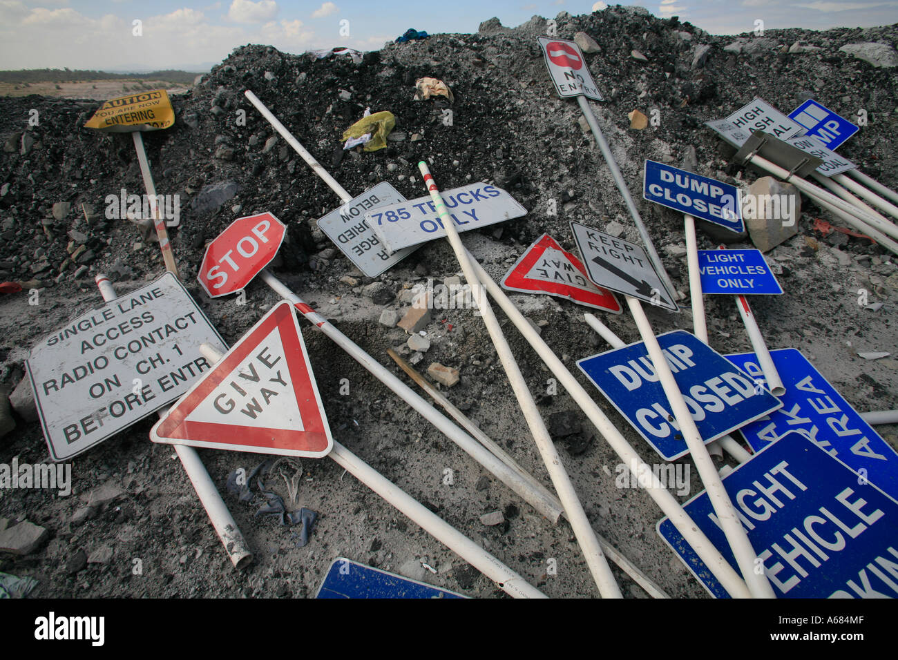 Open cut coal mine hi-res stock photography and images - Alamy