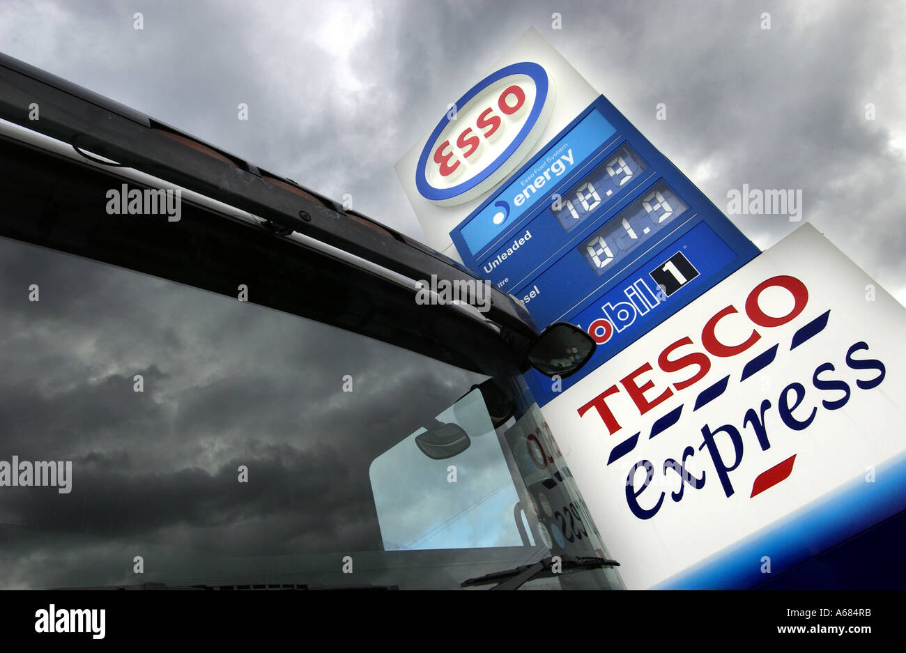 Tesco logo icon hi-res stock photography and images - Alamy