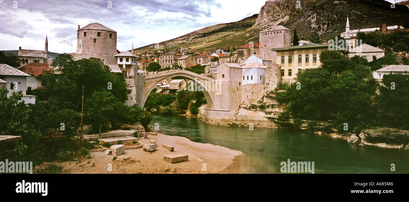 Mostar bridge 1993 hi-res stock photography and images - Alamy