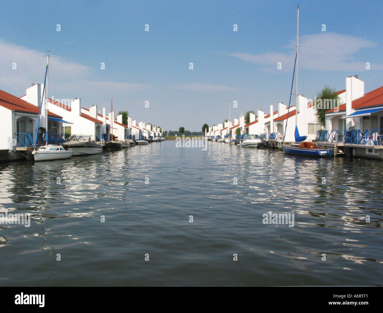 Marina Oolderhuuske resort with floating homes built on concrete floats ...