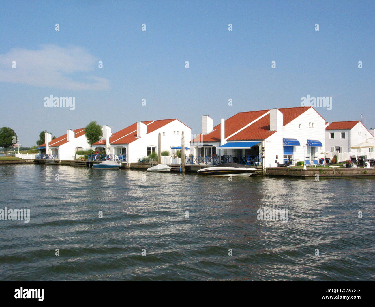 Marina Oolderhuuske resort with floating homes built on concrete floats ...