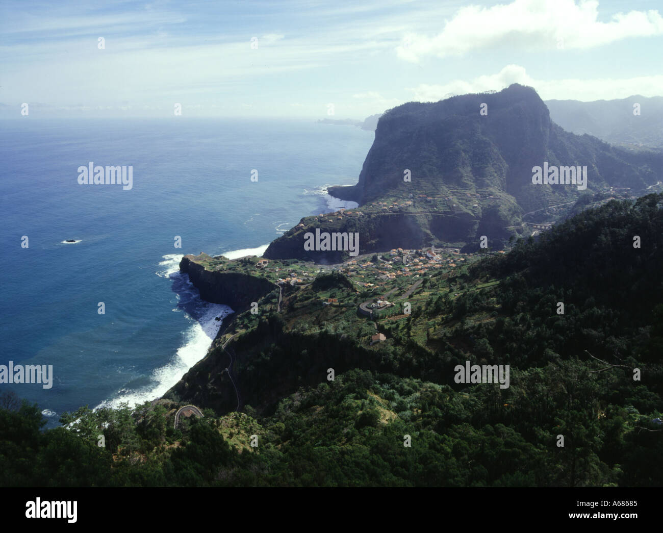dh NORTH COAST MADEIRA Faial village houses and hill cliff Penha de ...