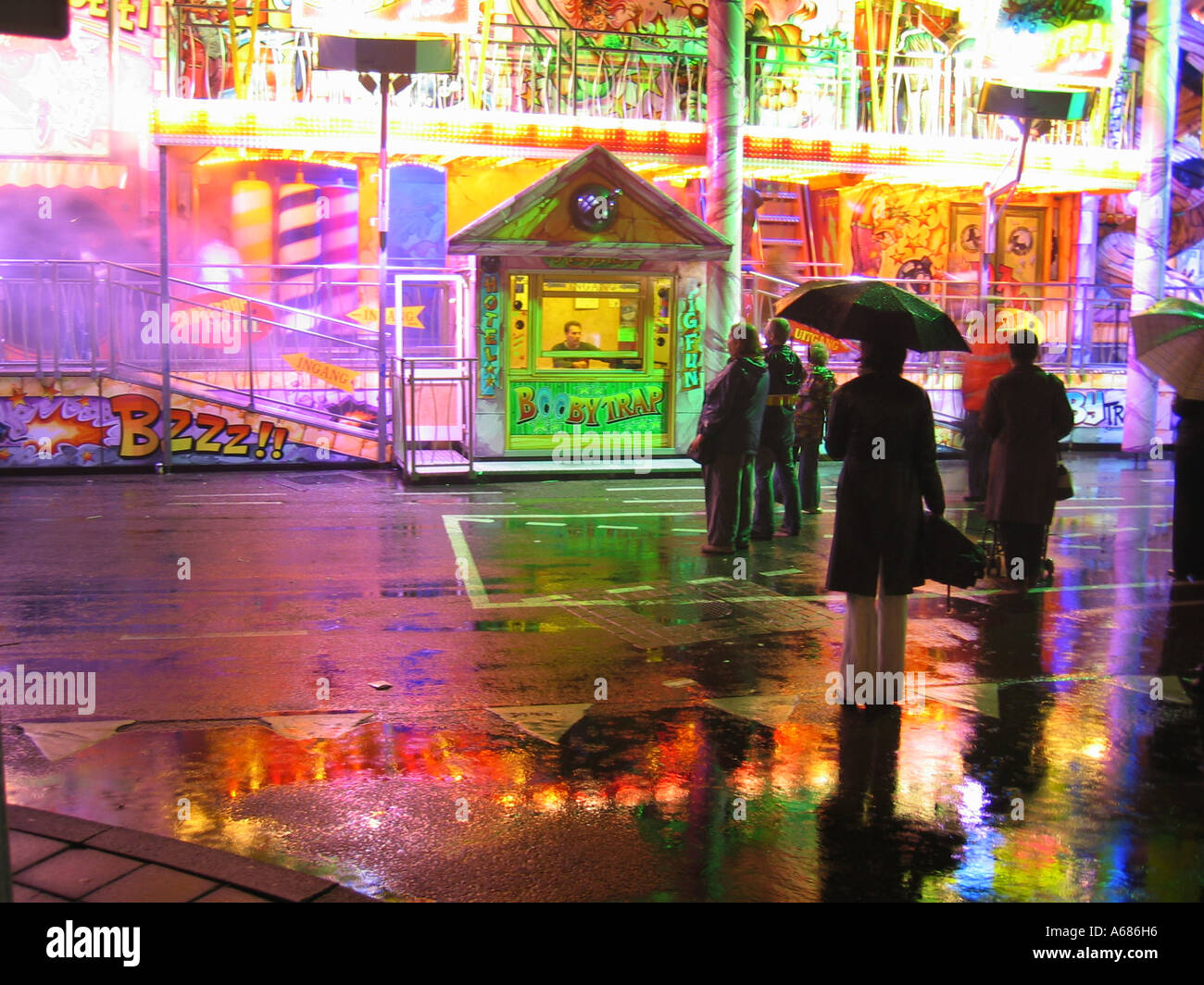 Fairground mirror hi-res stock photography and images - Alamy