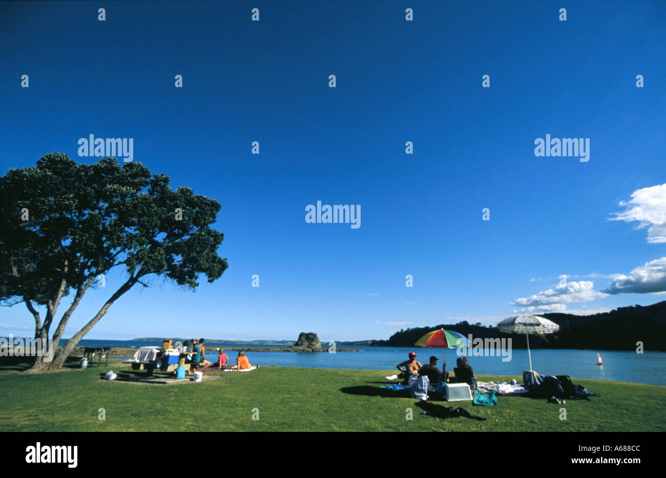 Rest small groups hi-res stock photography and images - Alamy