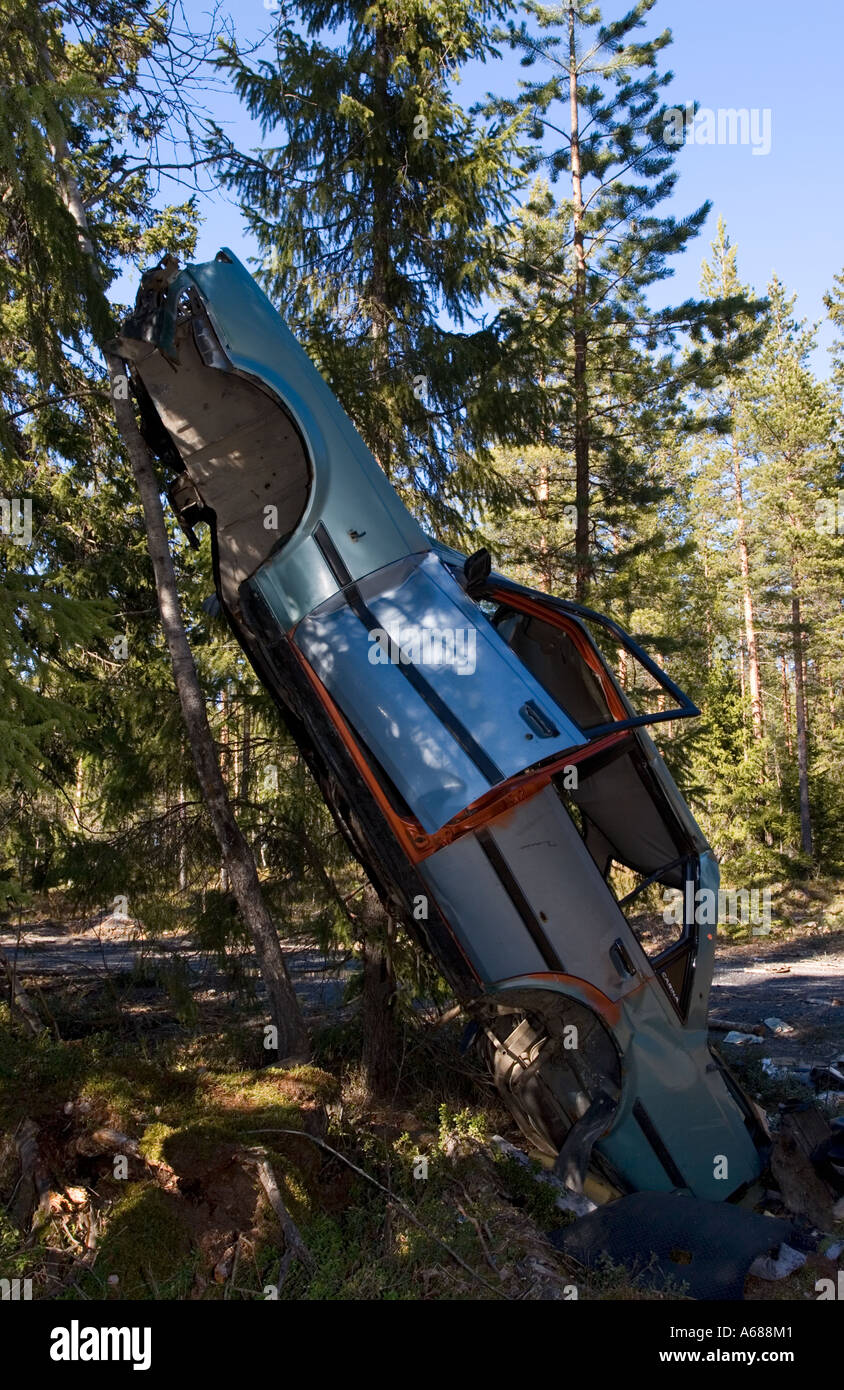 Abandoned stripped old car hi-res stock photography and images - Alamy