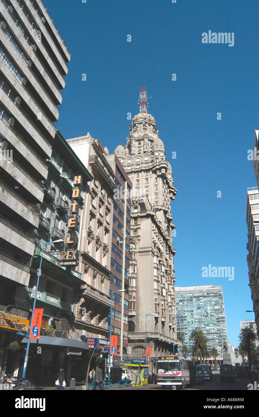 street scene, 18 july avenue, Montevideo, Uruguay Stock Photo - Alamy