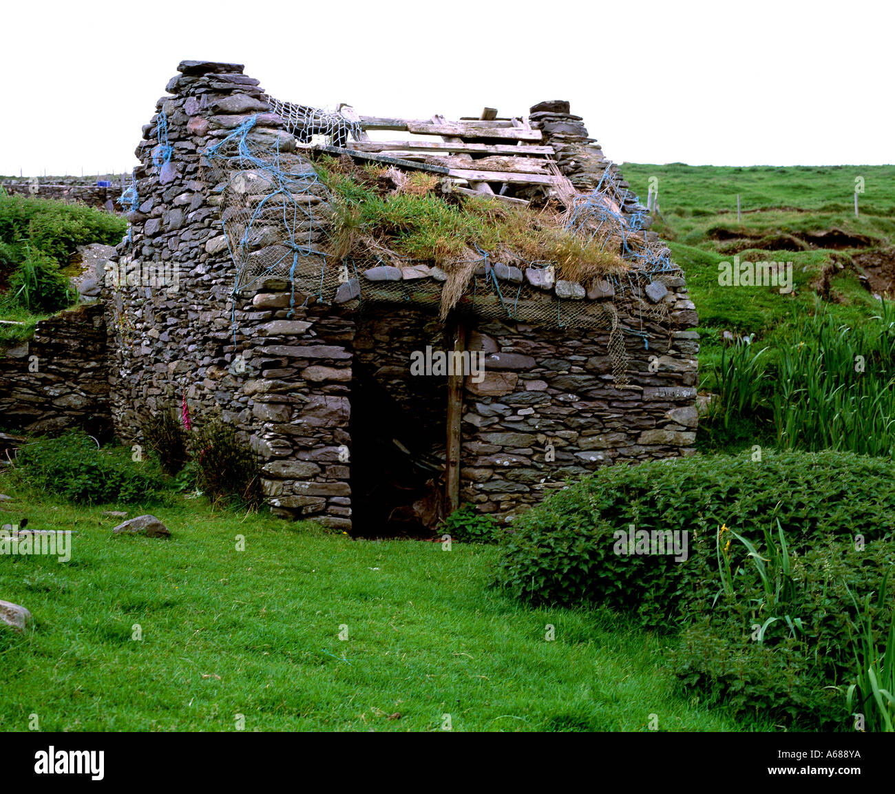 abandoned small house in decay/decaying Stock Photo - Alamy