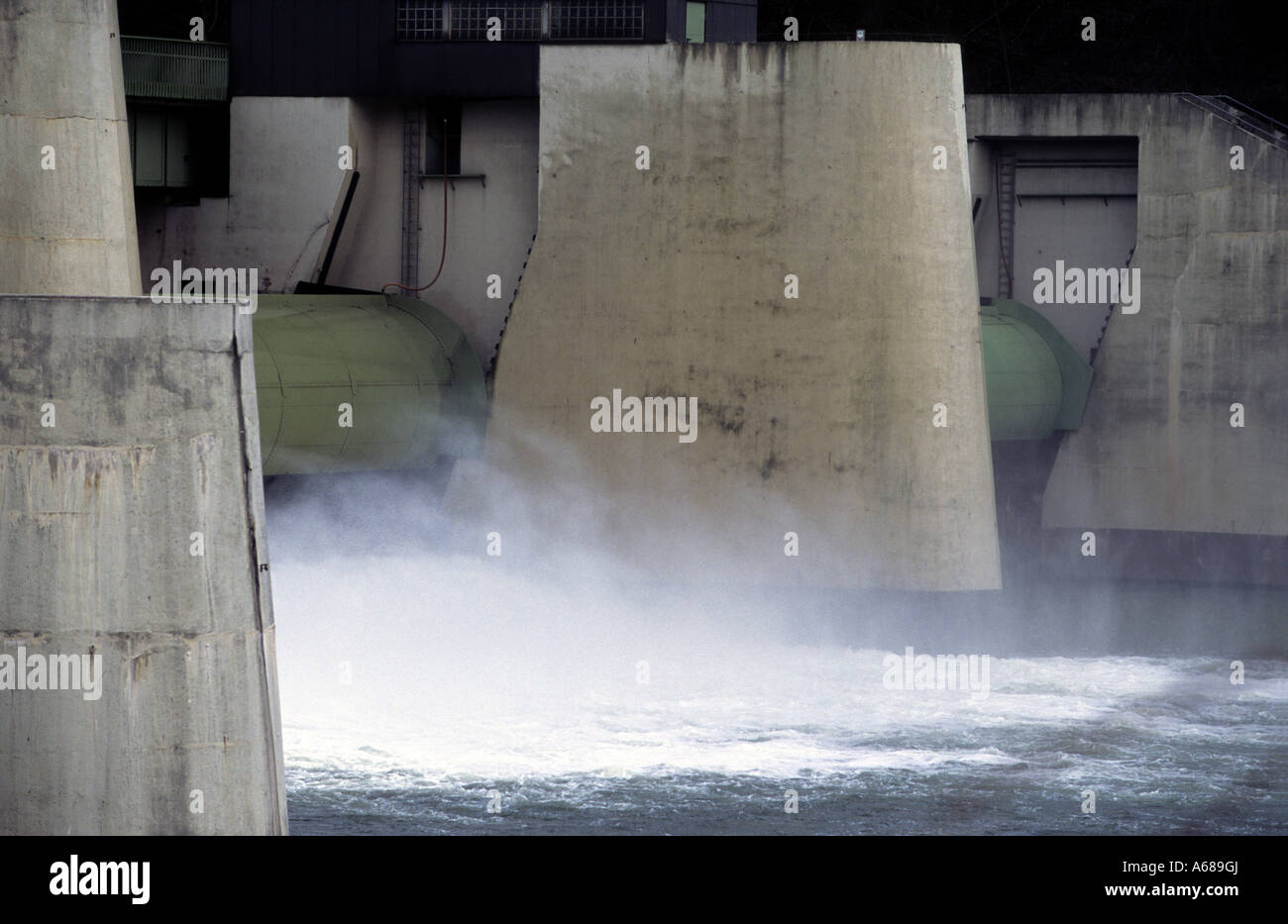 Baldeney hydro-electric power station on the Ruhr river near Essen ...