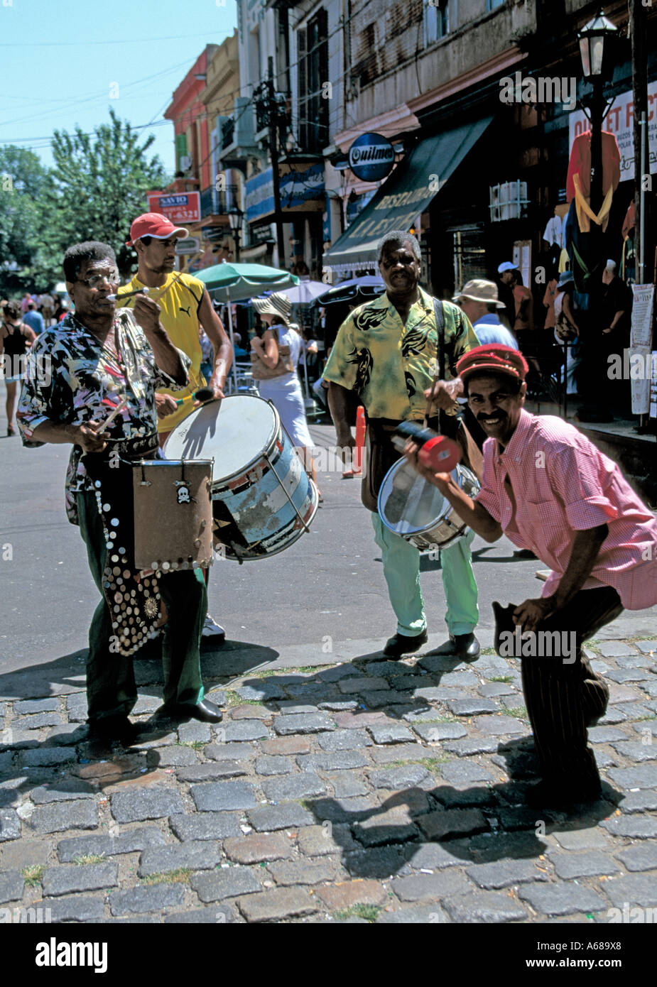 Foreign entertainers hi-res stock photography and images - Alamy