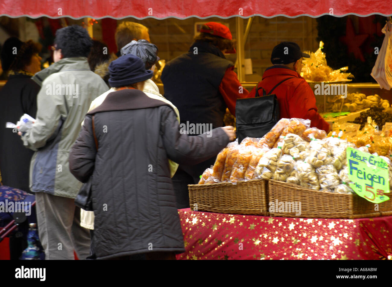 people visitors tourists locals bremen christmas market german germany ...