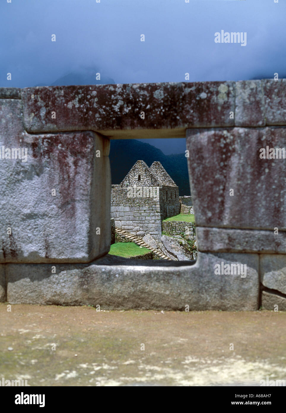 Inca carved stone walls hi-res stock photography and images - Alamy