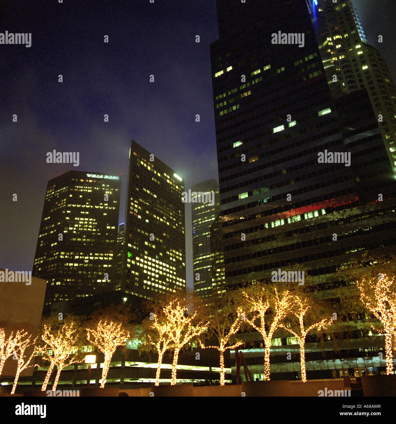 Los Angeles plaza at night Stock Photo - Alamy
