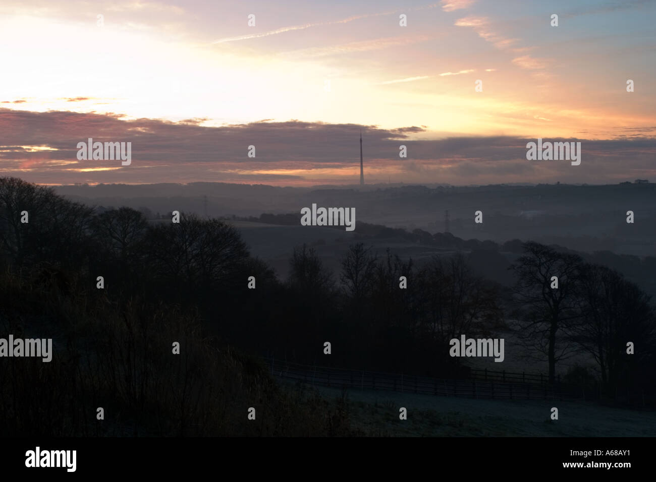Emley moor transmission mast hi-res stock photography and images - Alamy