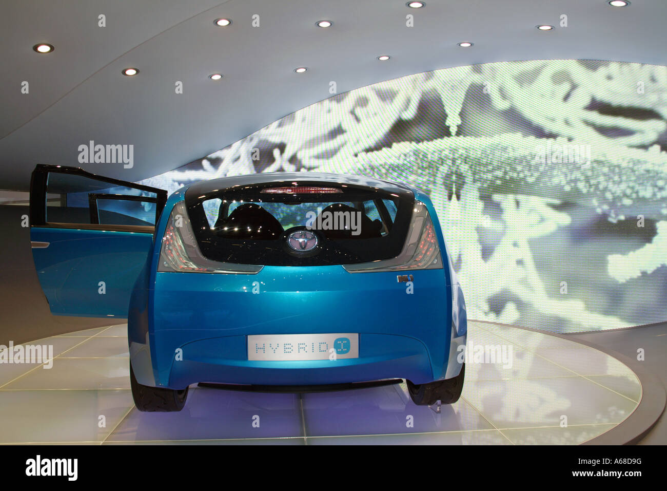 Hybrid synergy drive logo badge hi-res stock photography and images - Alamy