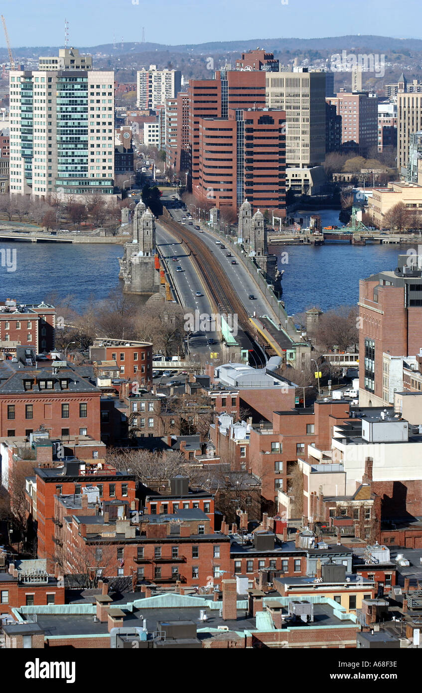 The Longfellow bridge crosses the Charles river from Boston to ...