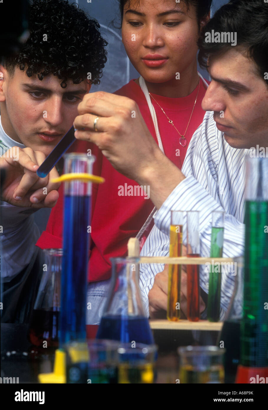 Chemistry students in the laboratory Stock Photo - Alamy