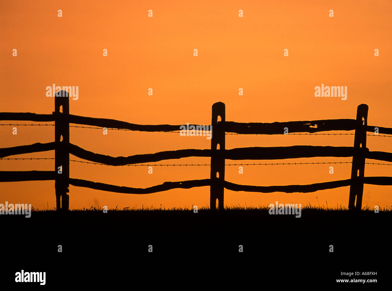 Rustic wooden fence Stock Photo - Alamy