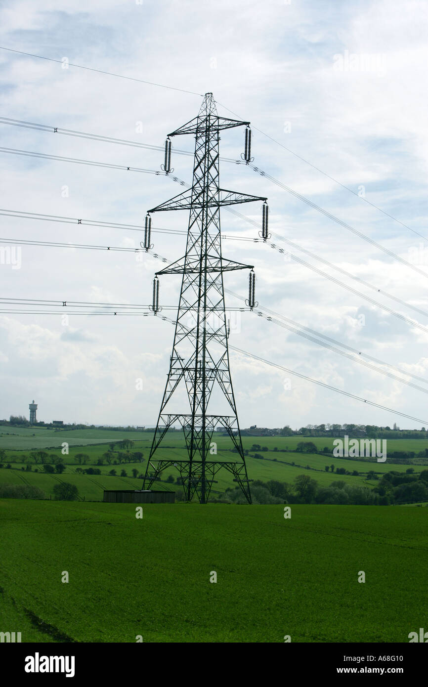 Towers supporting electrical wires hi-res stock photography and images ...