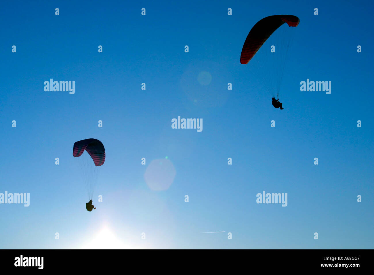 Pair of paragliders hi-res stock photography and images - Alamy