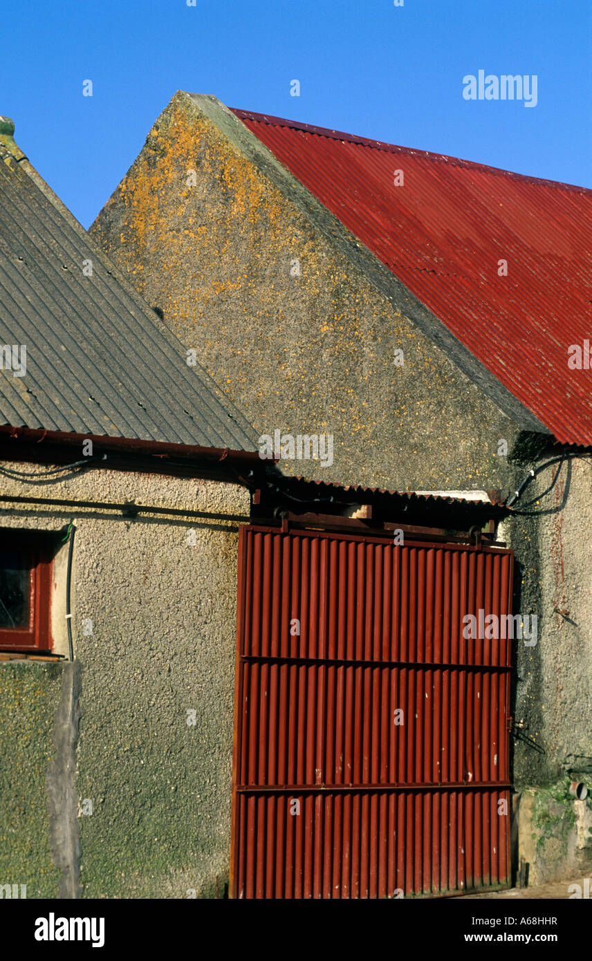 Irish farm buildings hi-res stock photography and images - Alamy