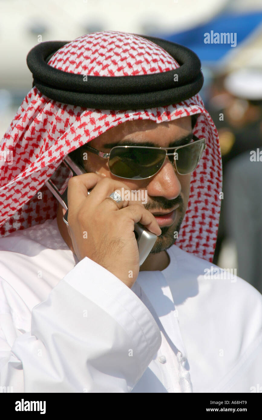 Mobile phone call dubai hi-res stock photography and images - Alamy