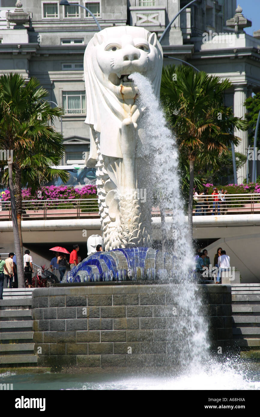 The statue of the mythical Merlion, Singapore harbour, Asia Stock Photo ...
