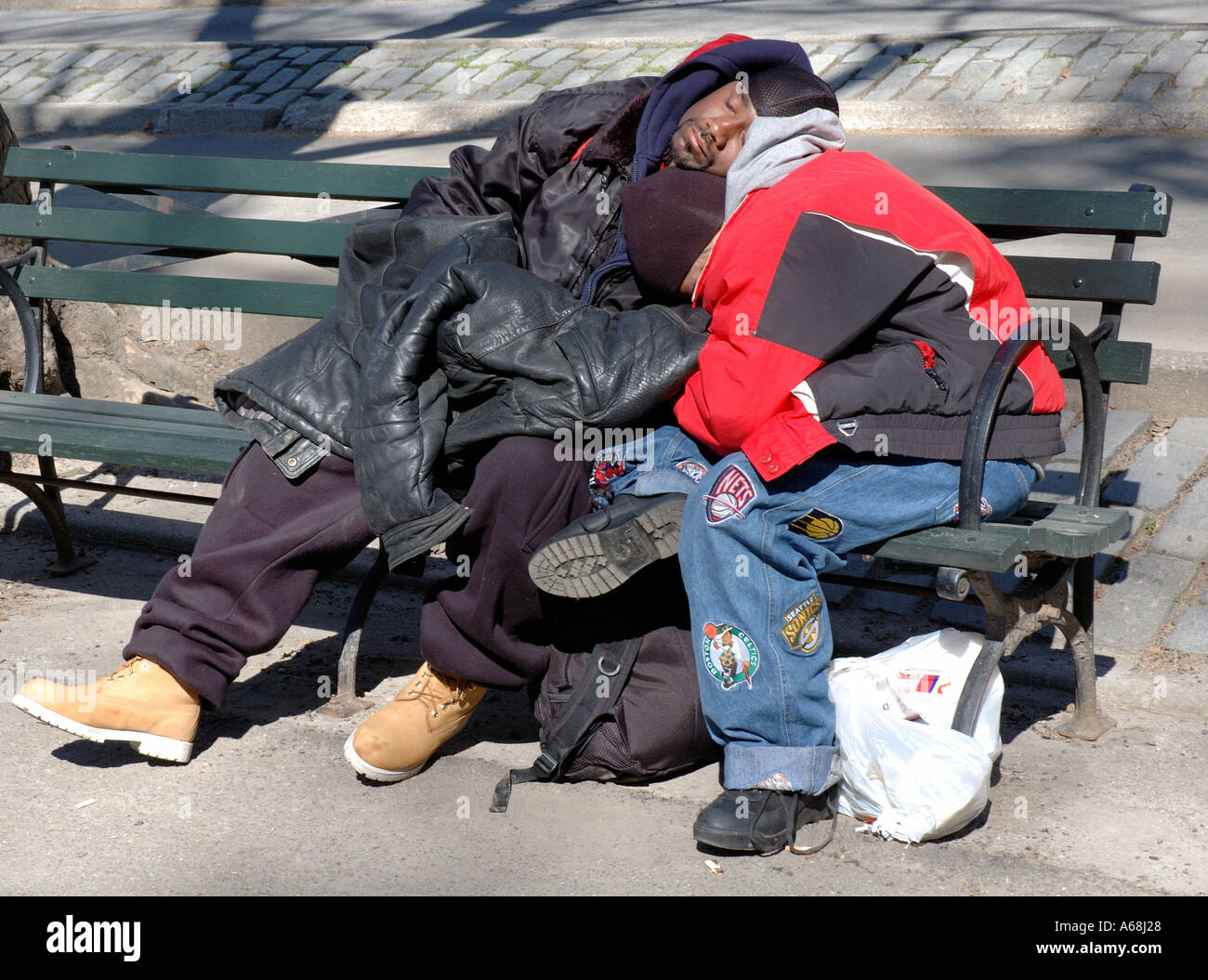 Homeless people in a park uk hi-res stock photography and images - Alamy