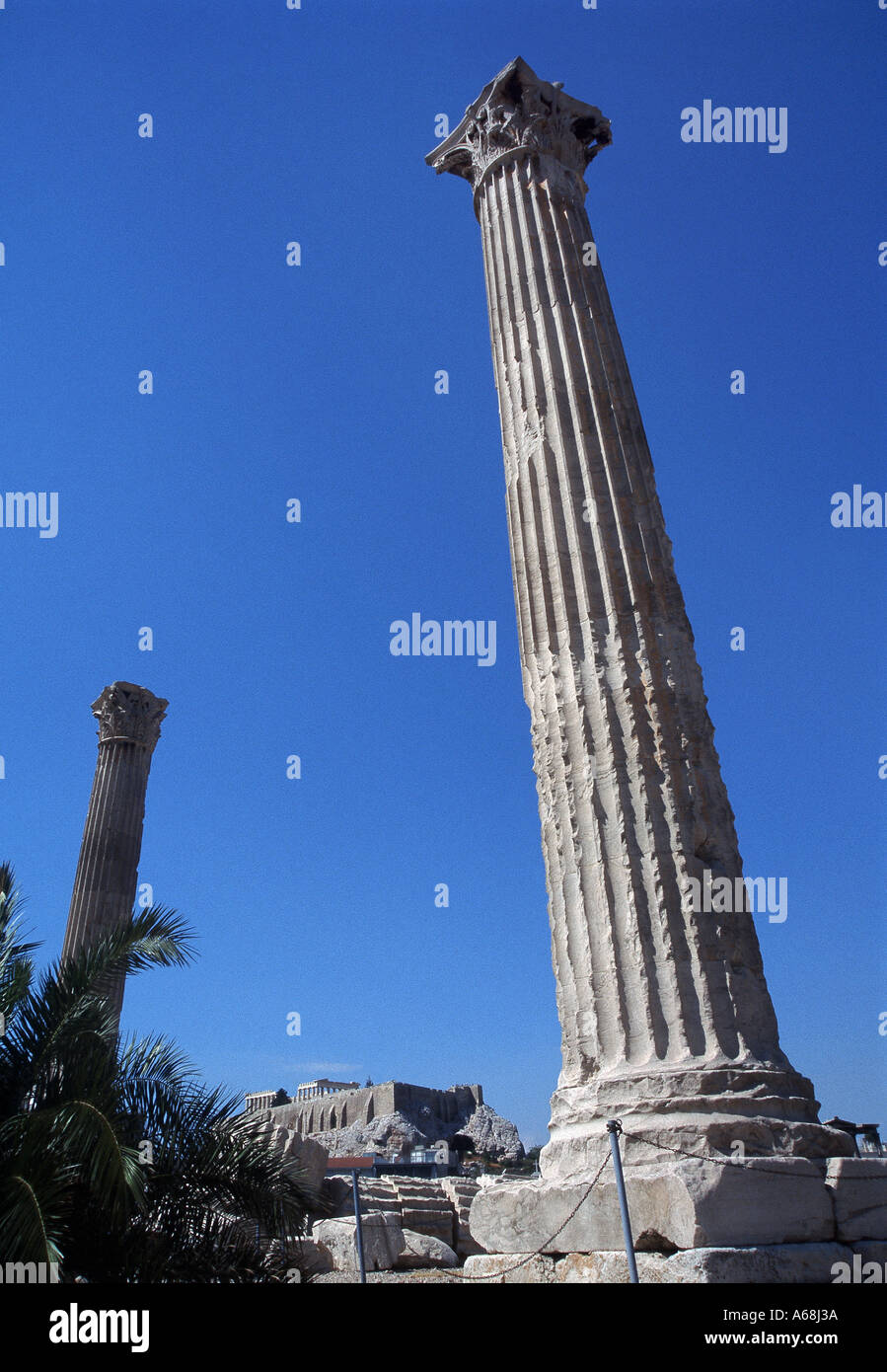 Two stone columns hi-res stock photography and images - Alamy