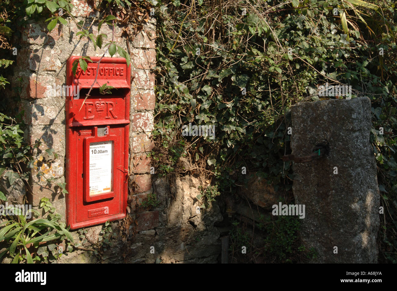 Letter box in cornwall hi-res stock photography and images - Alamy