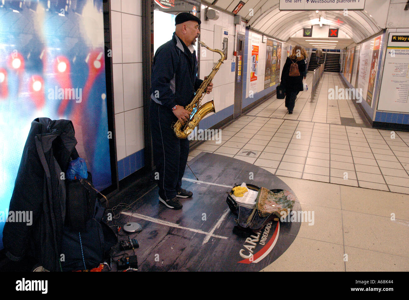 Busking london underground hi-res stock photography and images - Alamy