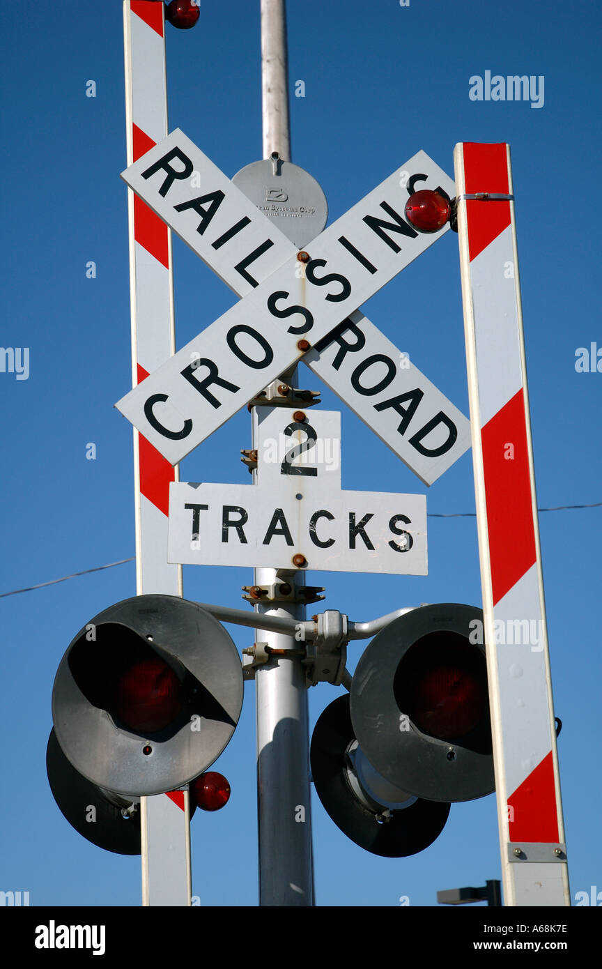 Railroad crossing sign east coast usa hi-res stock photography and ...