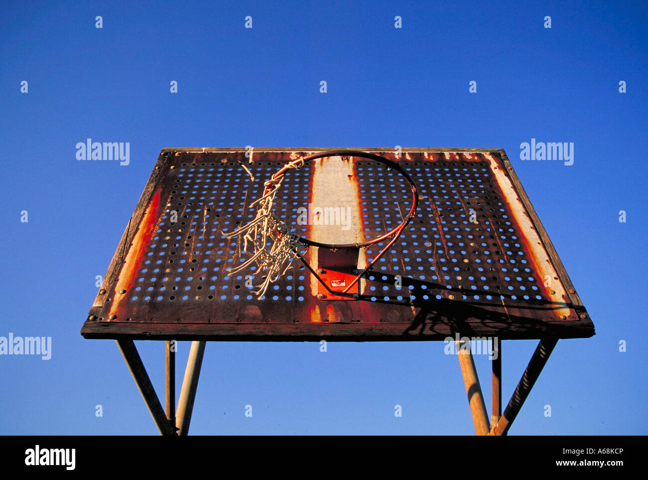 Torn basketball net hi-res stock photography and images - Alamy