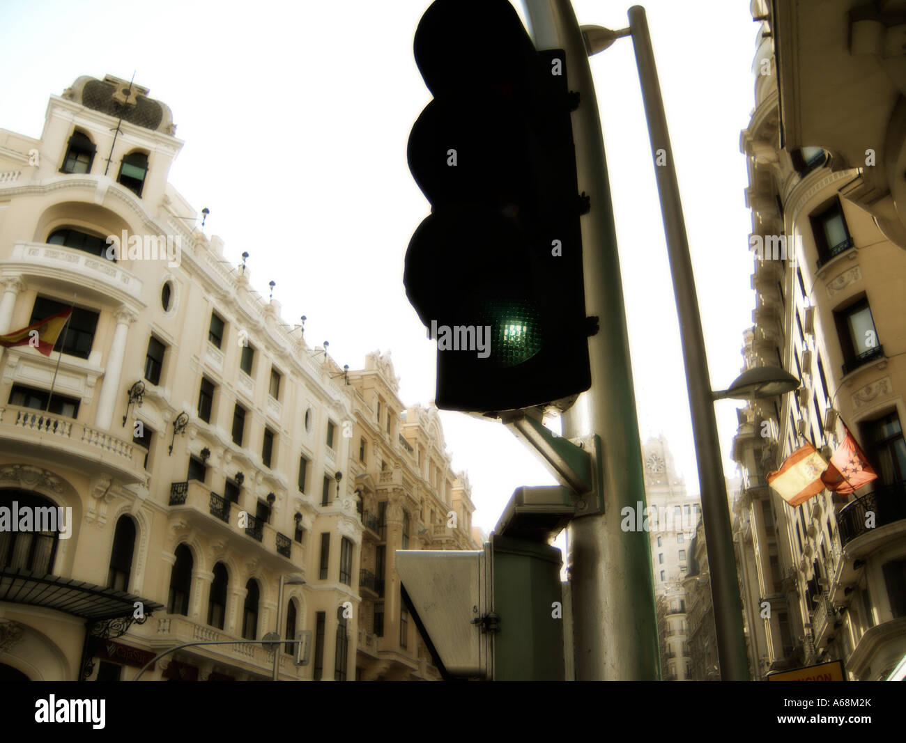 Traffic light. downtown. Madrid. Spain Stock Photo - Alamy