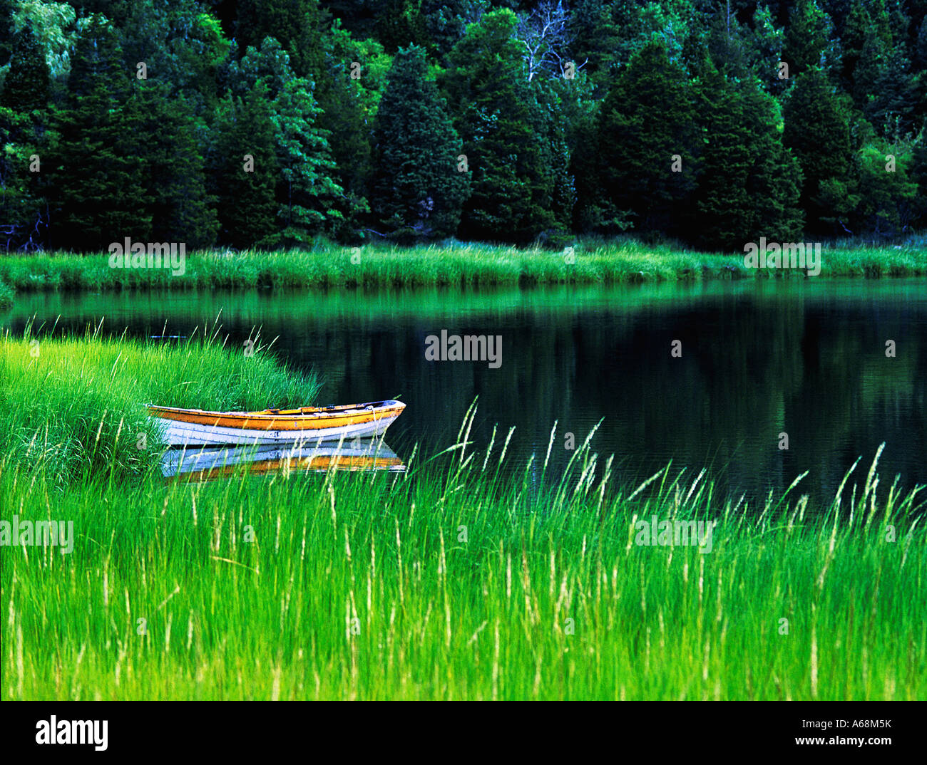 Mill pond boat hi-res stock photography and images - Alamy