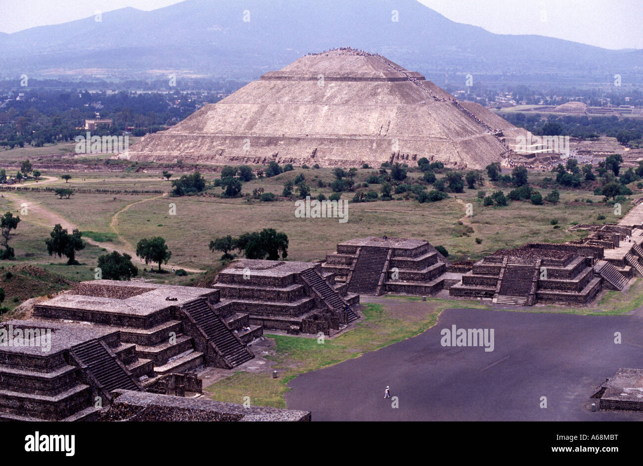 Moon Square and Pyramid of the Sun. Teotihuacan. Mexico Stock Photo - Alamy