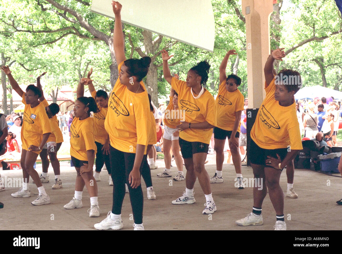 Black exercise dance group women hi-res stock photography and images ...