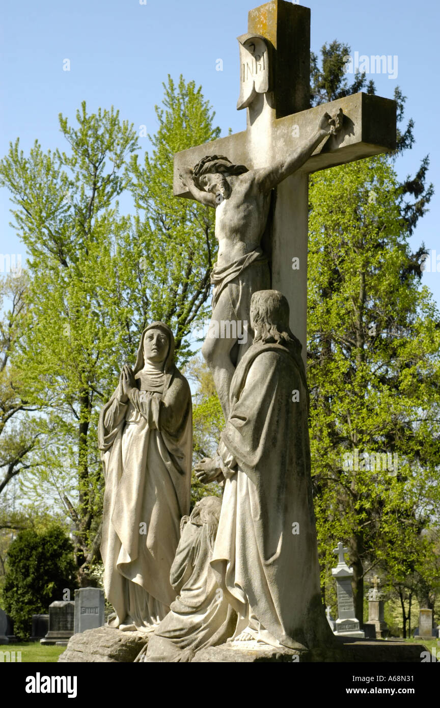 Crucifixion Statue Stock Photo - Alamy