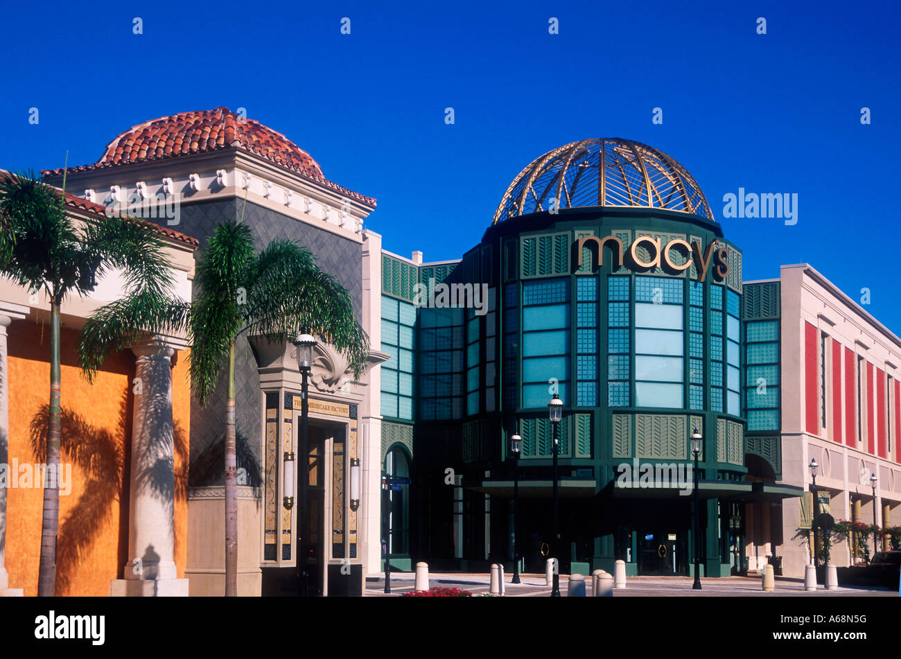 The exterior of the Palladium building at the Cityplace Shopping Center ...