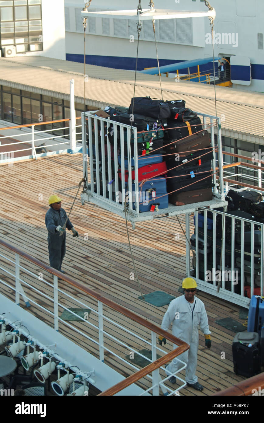 Crew transfer boats hi-res stock photography and images - Alamy