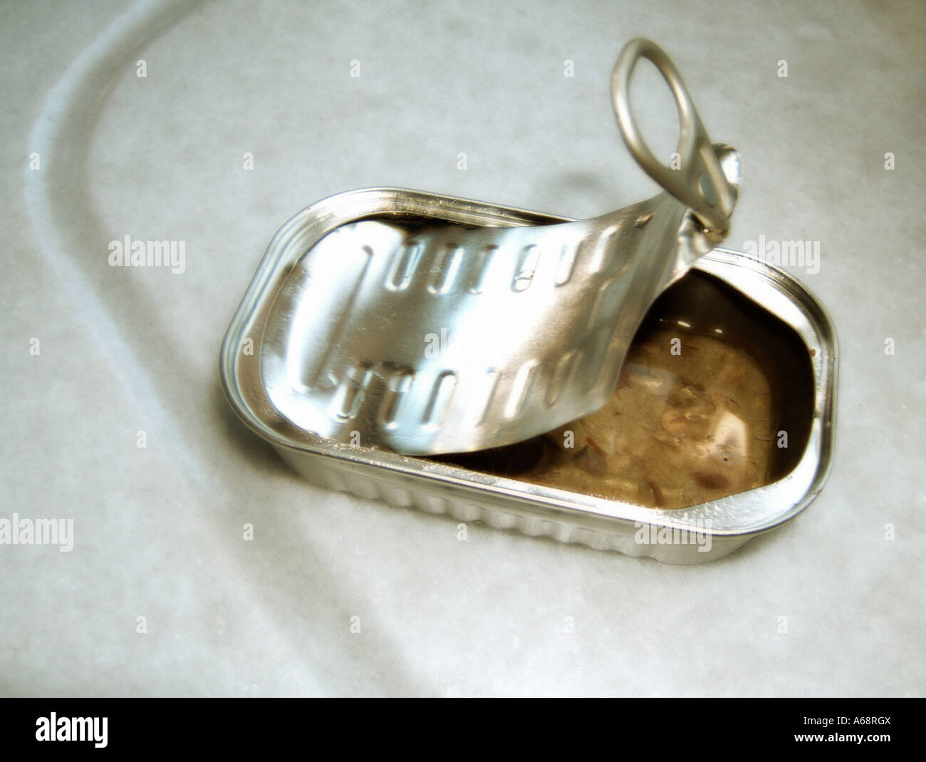 Close up of a tin can Stock Photo - Alamy
