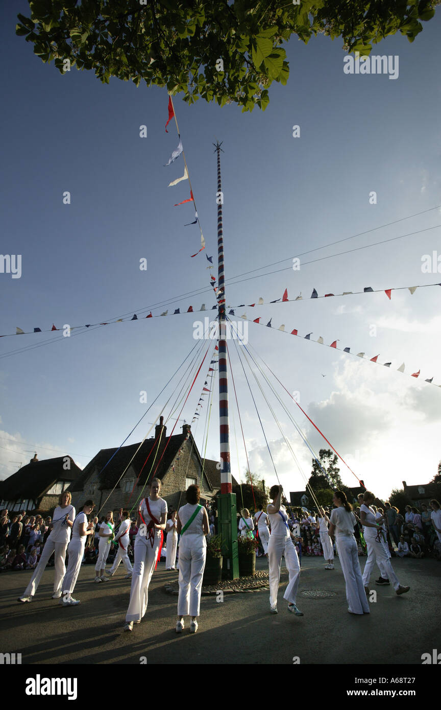 May pole dance hi-res stock photography and images - Alamy