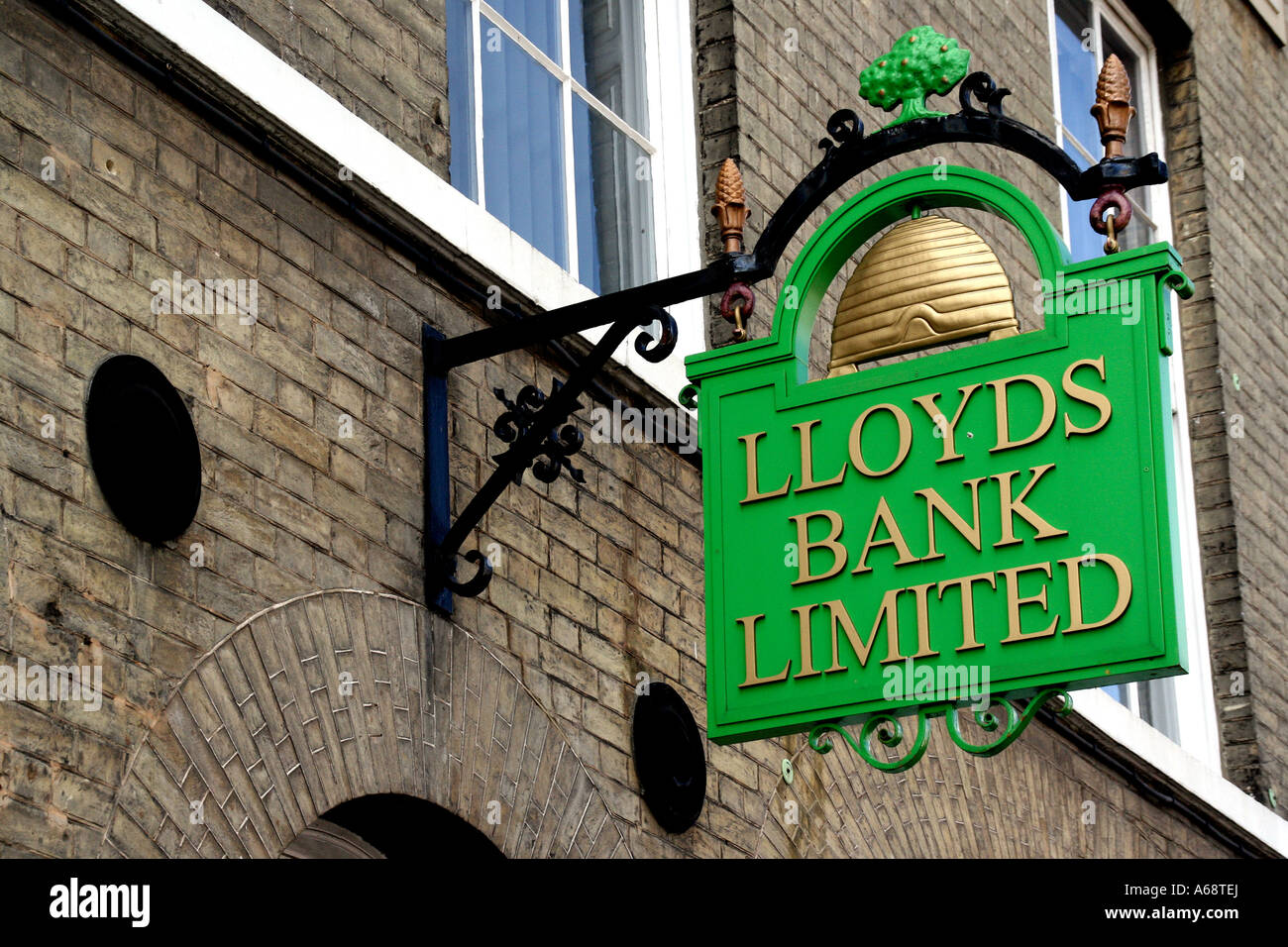 Lloyds bank sign gold hi-res stock photography and images - Alamy