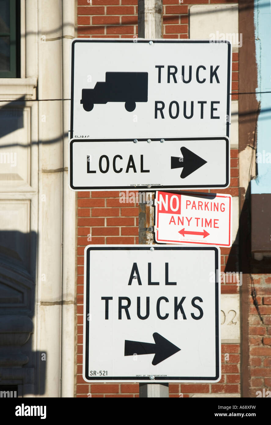 TRUCK ROUTE SIGN, ARROWS, CHOICE, ICON, TRUCK, TRANSPORTATION Stock ...
