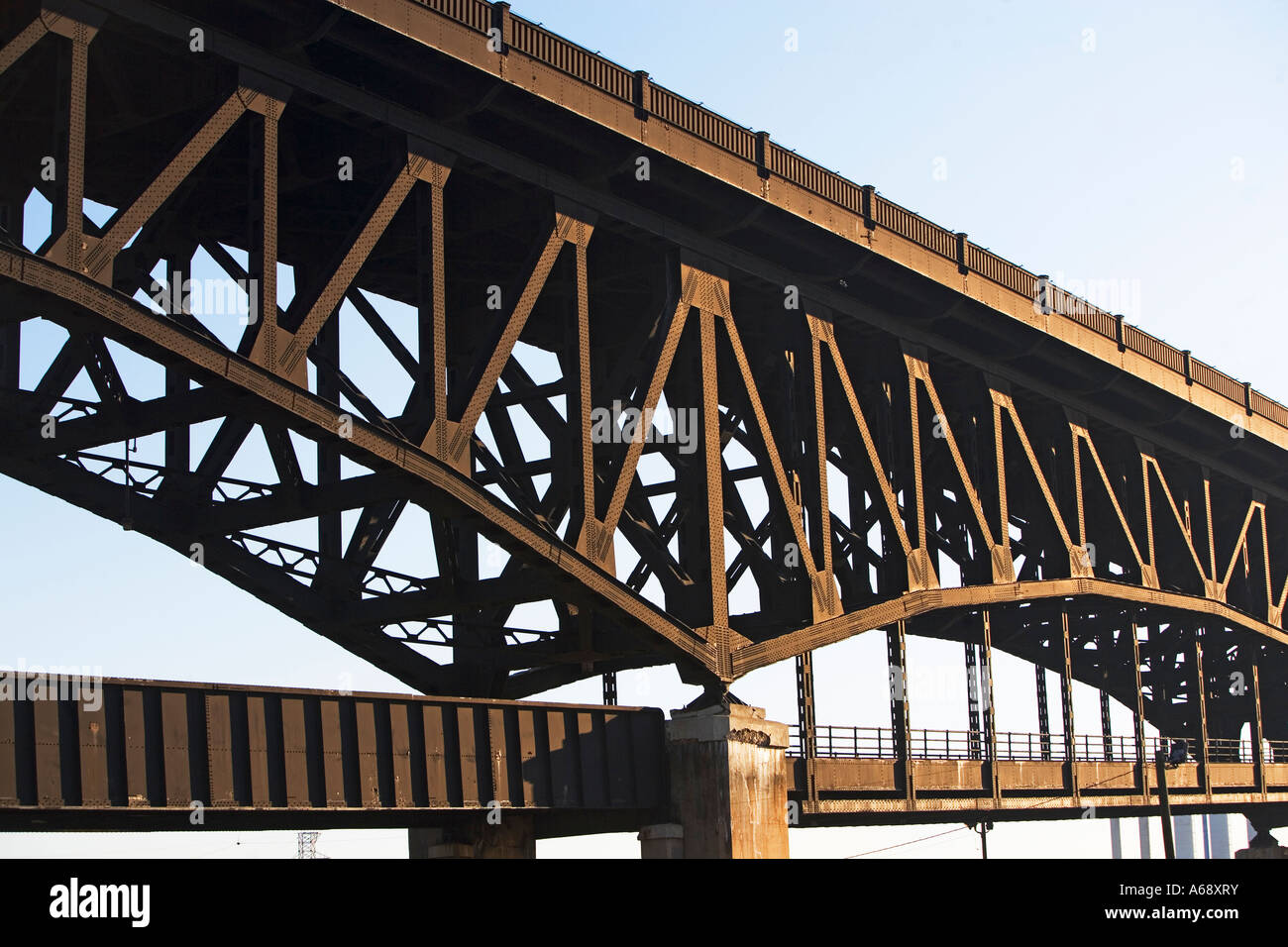 Ornamental Steel Industrial Overpass Steel Pedestrian Overpass Bridge